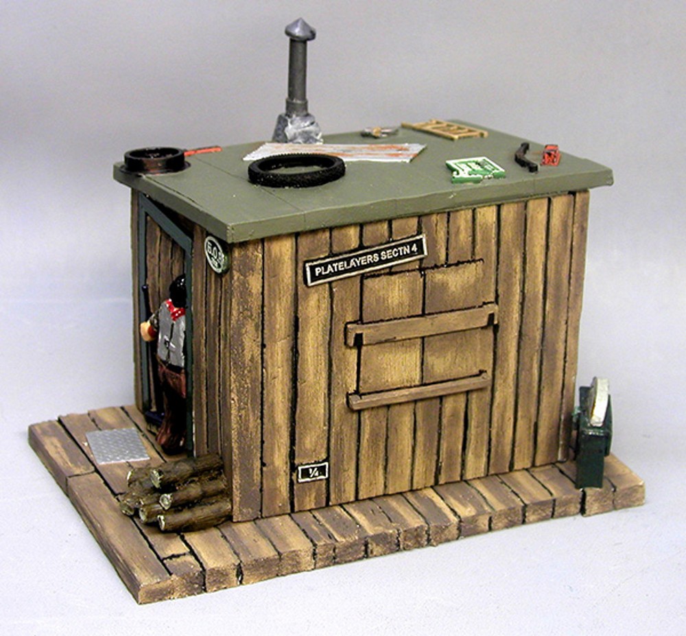Platelayers Hut (Wooden) | Garden Railway Specialists Tel:01844 345158