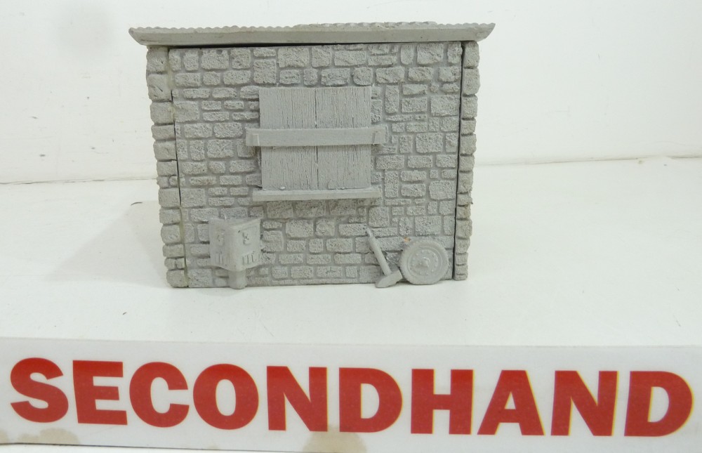 BO73 Platelayers Hut (Stone) Ready Built | Garden Railway Specialists ...