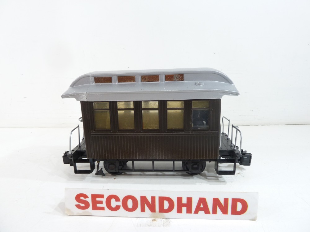 Bachmann 4 wheel coach Brown with grey roof unboxed | Garden Railway ...