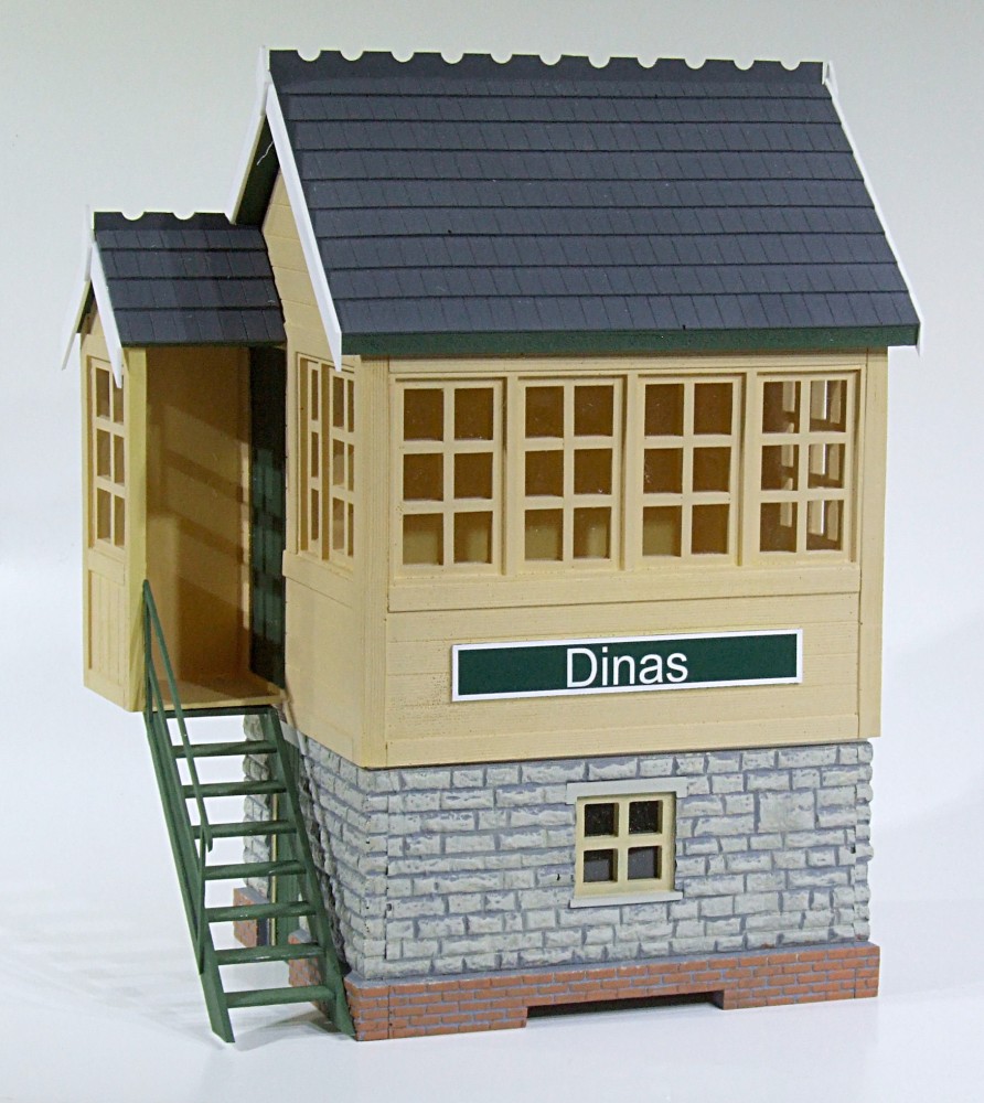 Dinas Signal Box Kit | Garden Railway Specialists Tel:01844 345158