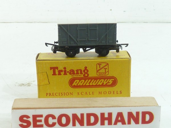 Triang Grey Goods Van | Garden Railway Specialists Tel:01844 345158